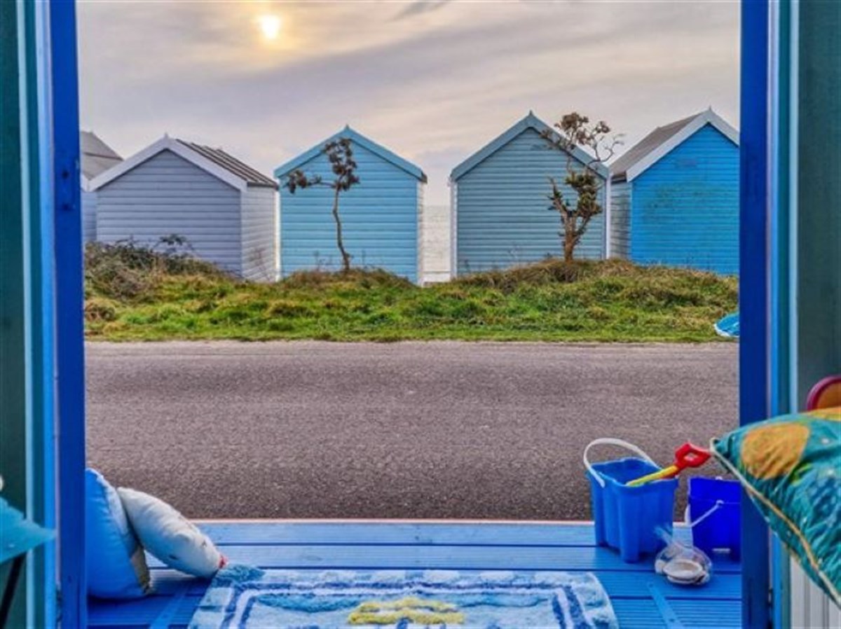 Hut 140 - Friar's Cliff Beach | Sale | Beach Huts