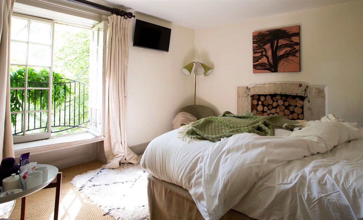 The Beckford Arms - Tisbury | Pubs with Rooms | Britain's Finest