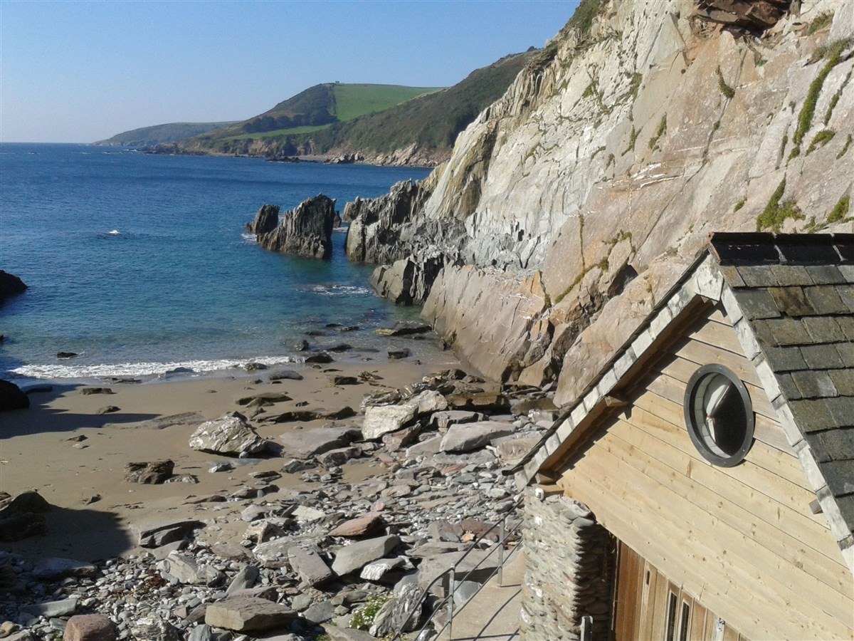 The Beach Hut, Yealmpton - Carswell Cove | Rent | Beach Huts