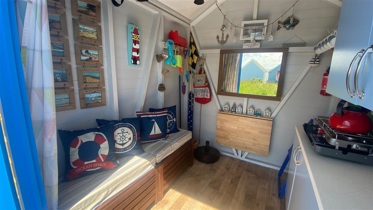 143 Huty McHutface - Friar's Cliff Beach | Rent | Beach Huts