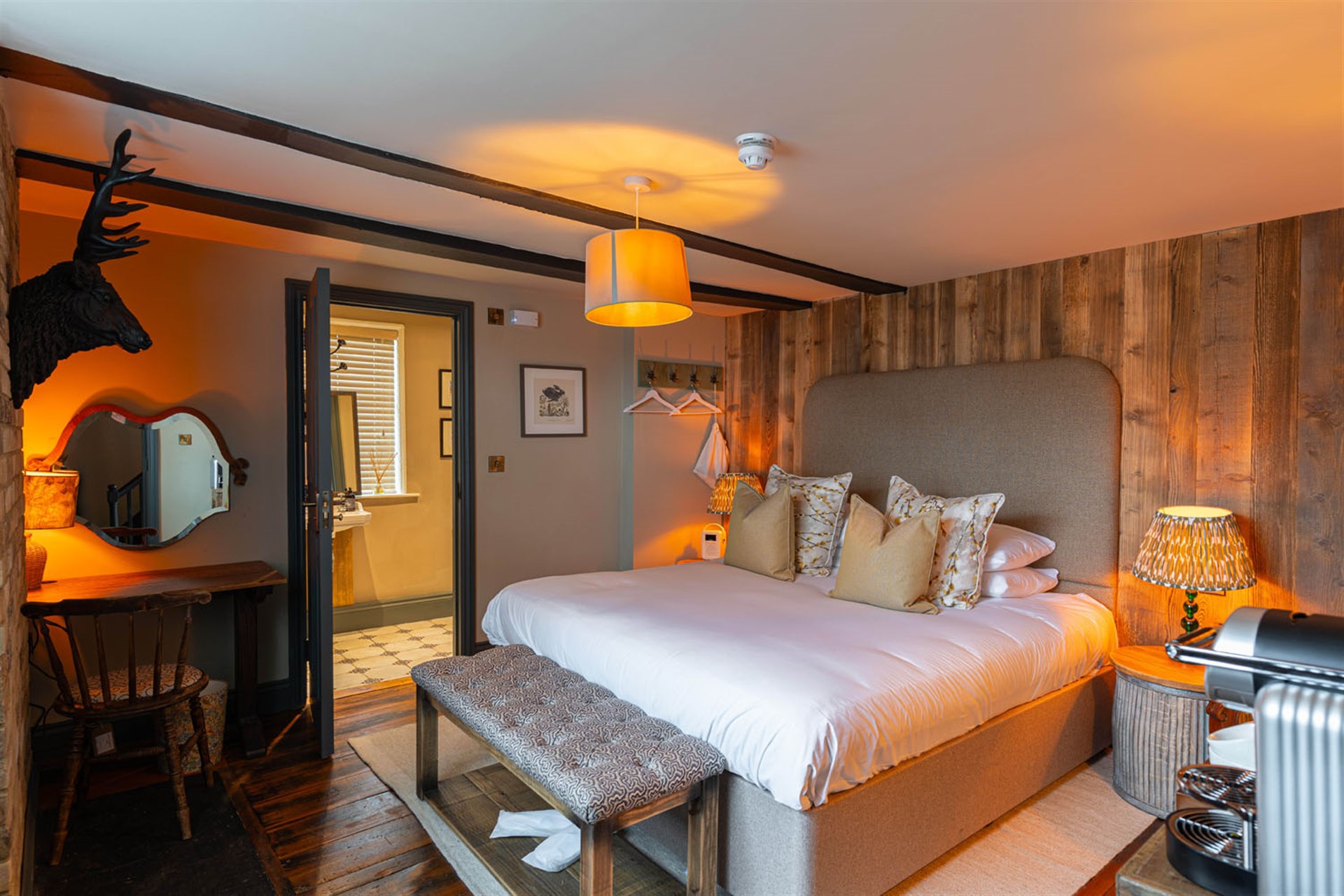 Luxury & Charming Pubs with Rooms in the UK