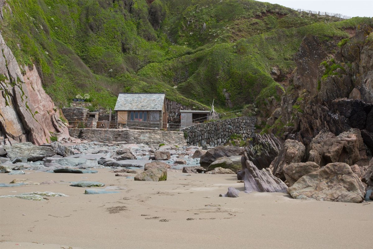 The Beach Hut, Yealmpton - Carswell Cove | Rent | Beach Huts