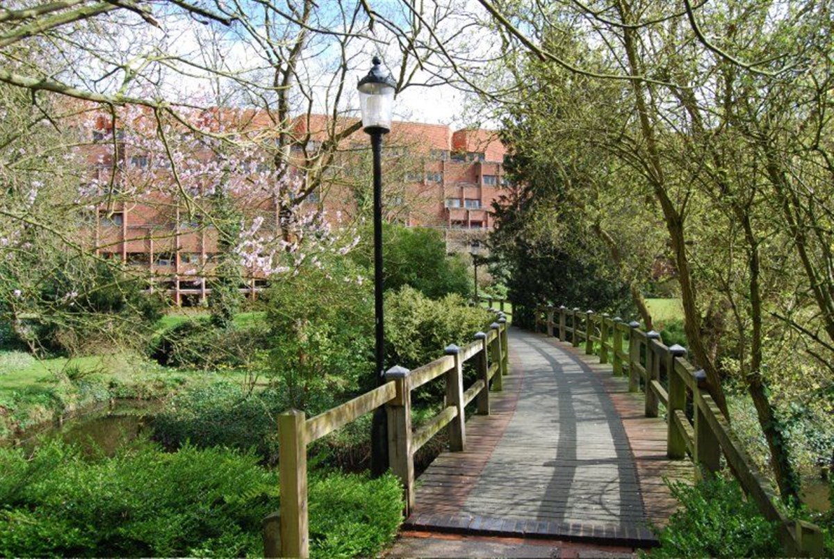 Robinson College, Cambridge | Guest B&B - Book Now | University Rooms